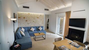 Villa Deluxe | Edredões de penas, camas de colchão pillowtop