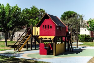 Área de recreio para crianças (ao ar livre)