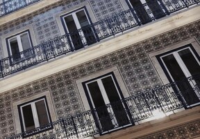 Fachada do alojamento (tarde/noite)