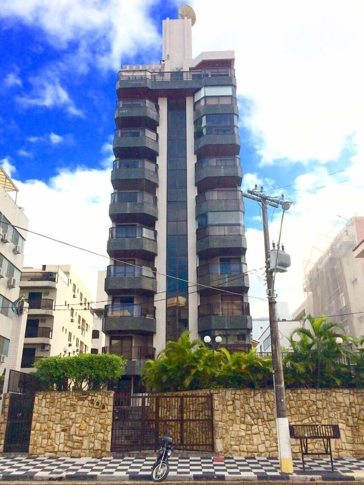 Apartamento En La Playa De Enseada Guarujá - Sp - 300 Mts. De La Playa - Guarujá
