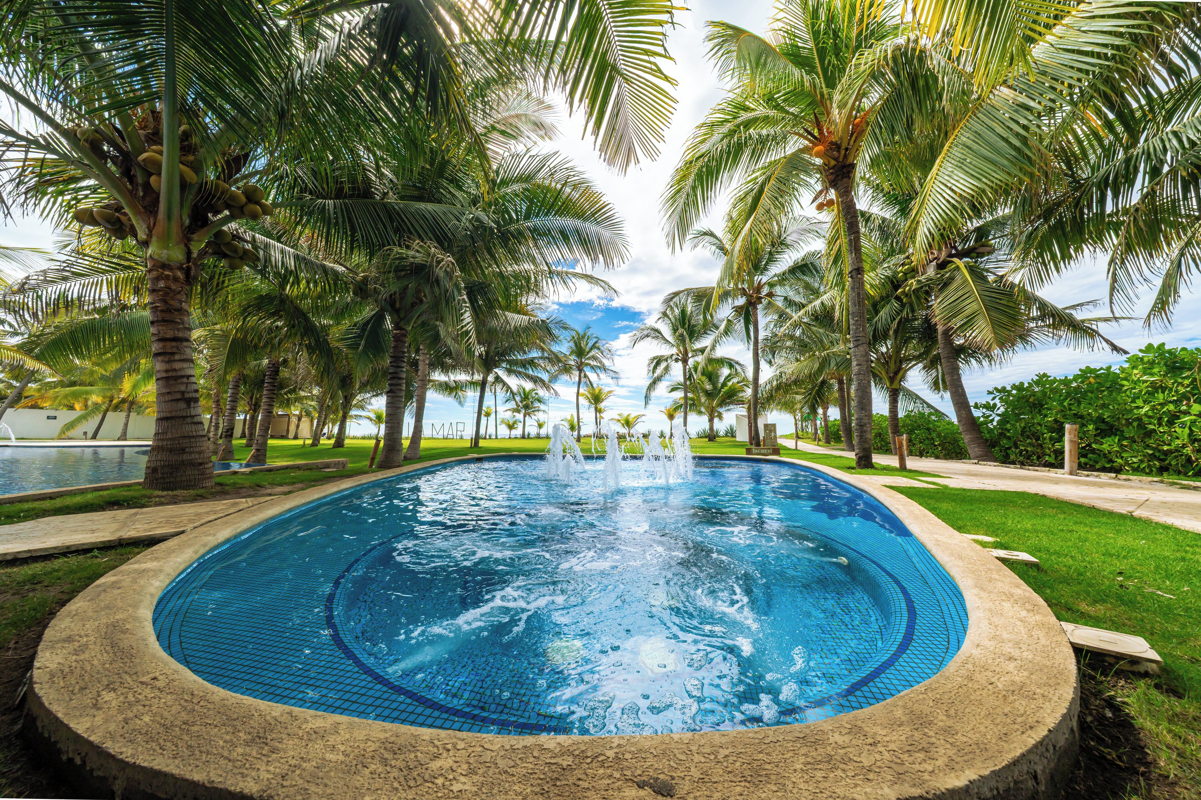 2 piscinas exteriores 