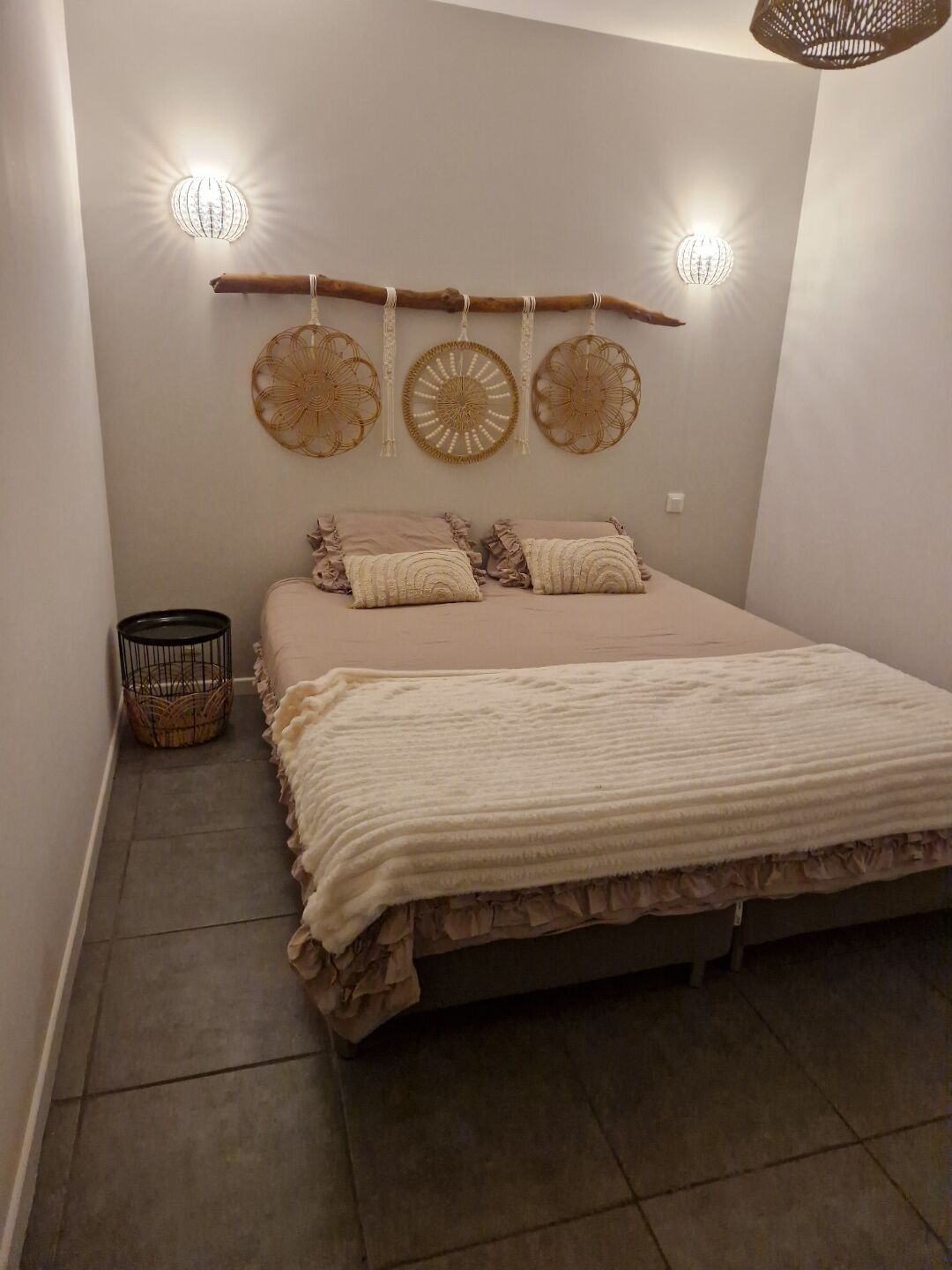 Ground Floor Of A Villa. Terrace, Swimming Pool. Next To Anduze, Pont Du Gard - Alès