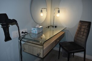 Roupa de alta qualidade, com decoração personalizada 