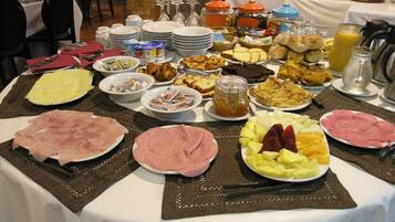 Pequeno-almoço continental diário incluído