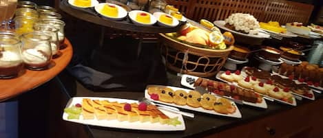 Pequeno-almoço tipo buffet diário incluído