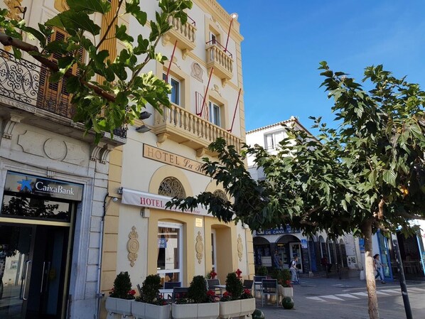 Fachada da propriedade