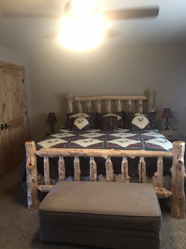 Lodge Style Living At Smith Rock - Smith Rock State Park, Oregon