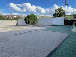 Estacionamento sem manobrista (sujeito a cobrança)