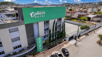 Fachada da propriedade