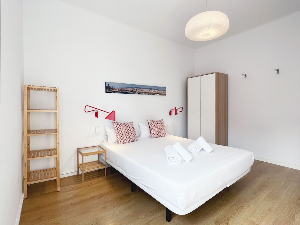 Bright And Big Apartment Next To Sagrada Familia - Sant Joan Despí