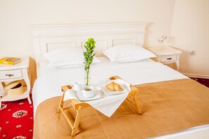 Apartamento | Frigobar, cofres nos quartos, escrivaninha, quartos à prova de som