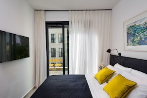 Apartamento Clássico, 2 quartos | 2 quartos, secretária adequada para computadores portáteis