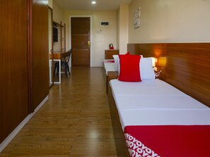 Quarto Twin Deluxe | Cofre no quarto, Wi-fi grátis, roupa de cama fornecida 