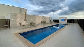 Apartamento Básico | Piscina | Piscina exterior