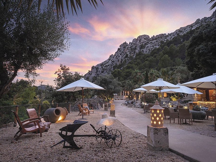 3 restaurantes, pequenos-almoços servidos