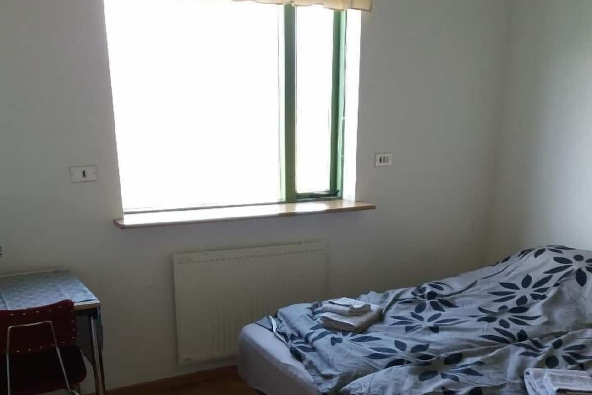 Wi-fi grátis, roupa de cama fornecida