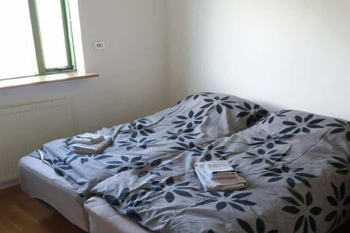 Quarto Duplo ou Twin, casa de banho partilhada | Wi-fi grátis, roupa de cama fornecida