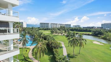 Apartamento família | Vista para o campo de golfe