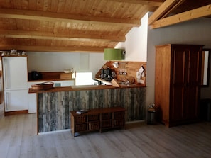 Estúdio | Cozinha privada | Geladeira, micro-ondas, cooktop, chaleira elétrica