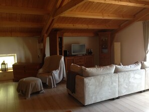 Estúdio | Área de estar | TV de tela plana