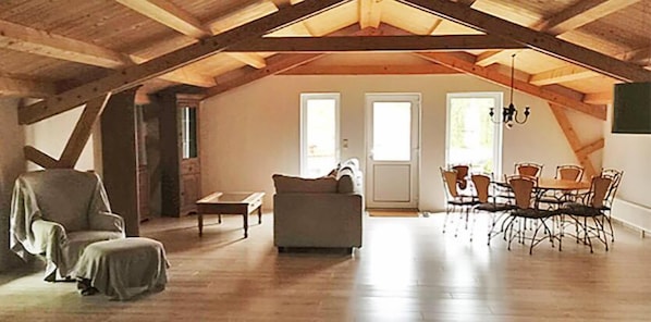 Estúdio | Área de estar | TV de tela plana