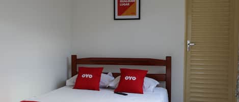 Quarto casal | Quartos à prova de som, ferros/tábuas de passar roupa, Wi-Fi de cortesia