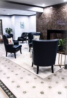 Área de estar no saguão