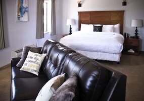 Quarto superluxo | Roupas de cama premium, camas com colchões pillow-top, cortinas blackout