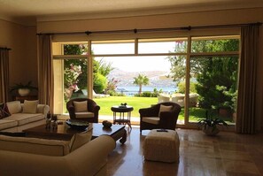 Villa | Sala de estar | Televisor LCD 