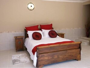 Suíte lua de mel | Escrivaninha, espaço de trabalho para notebook