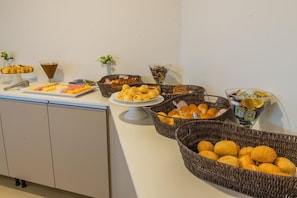 Pequeno-almoço tipo buffet diário incluído 