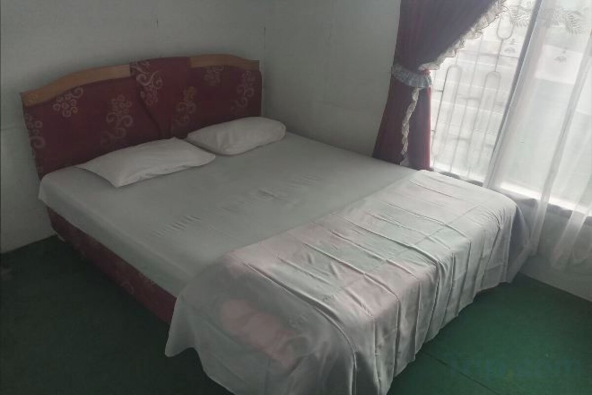 Secretária, Wi-fi grátis, roupa de cama fornecida 