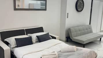 Apartamento Comfort | Sala de estar | TV de ecrã plano, Netflix, leitor de DVD, serviços de streaming