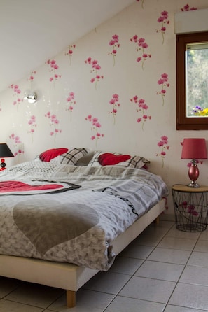 Quarto Familiar, 1 quarto (Orchidée) | Com decoração personalizada, com mobília individualizada, secretária 