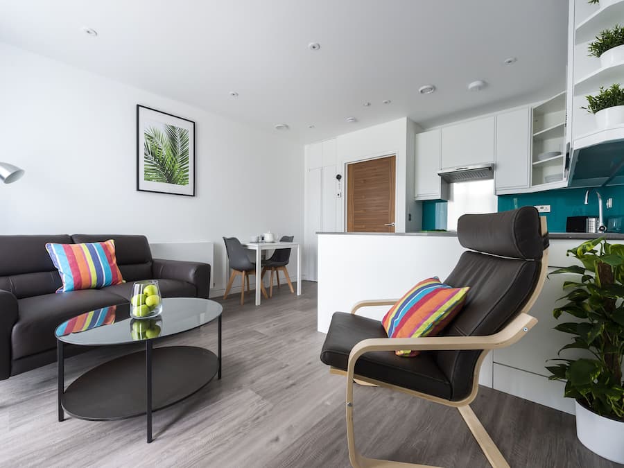 Apartamento Standard | Sala de estar | Smart TV de 32 de polegadas com canais digitais, televisor, Netflix