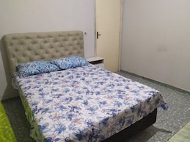 Casa (3 quartos) | 3 quartos, ferros/tábuas de passar roupa, Wi-Fi de cortesia