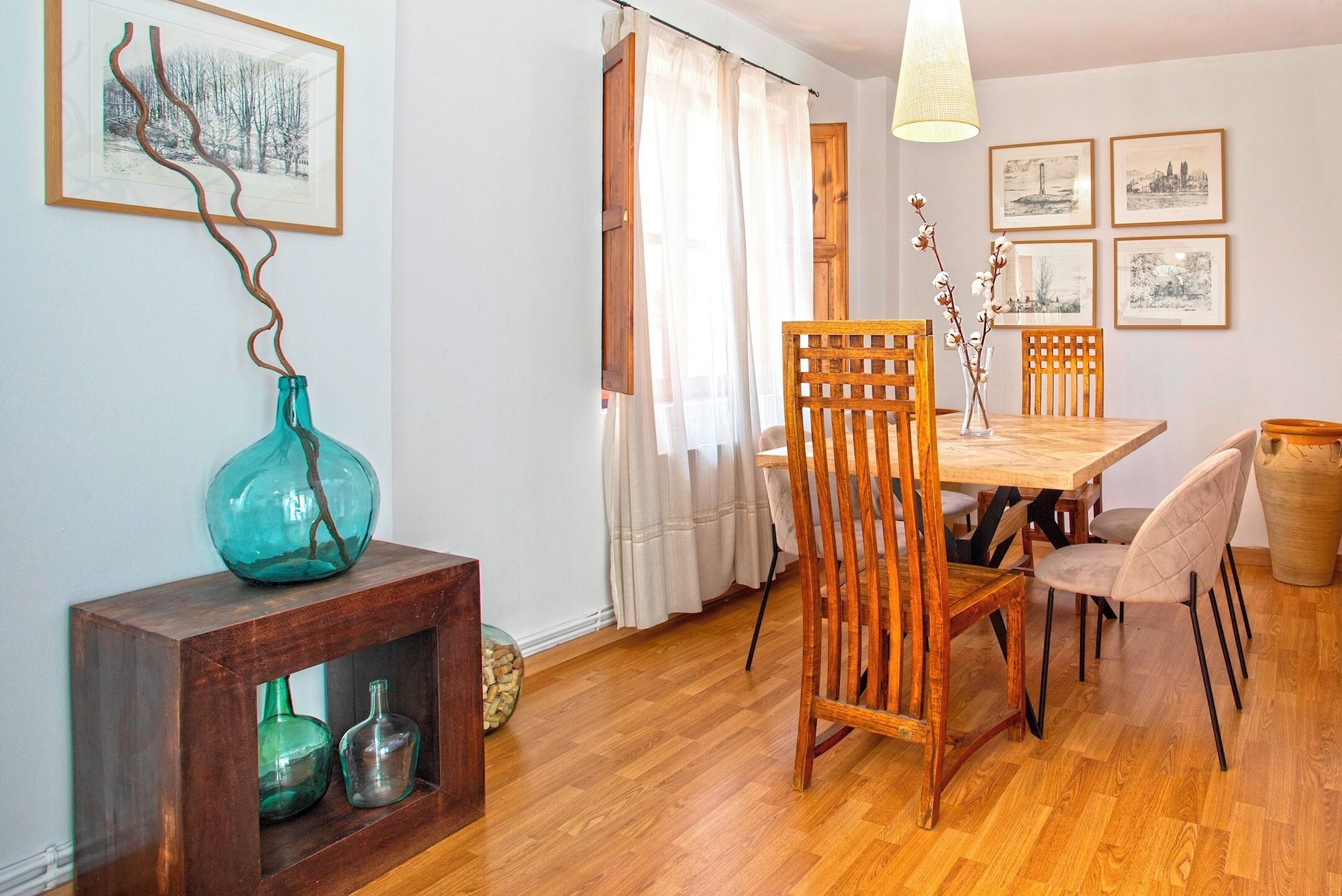 Apartamento (3 Bedrooms) | Área de estar | TV de tela plana 32 polegadas com canais a cabo, TV