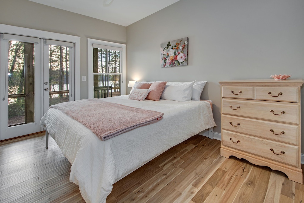 Jaw-dropping Panoramas! Lakepoint @ Lanier Minutes To Margaritaville, 4 Bedrooms - Lanier Islands, Buford
