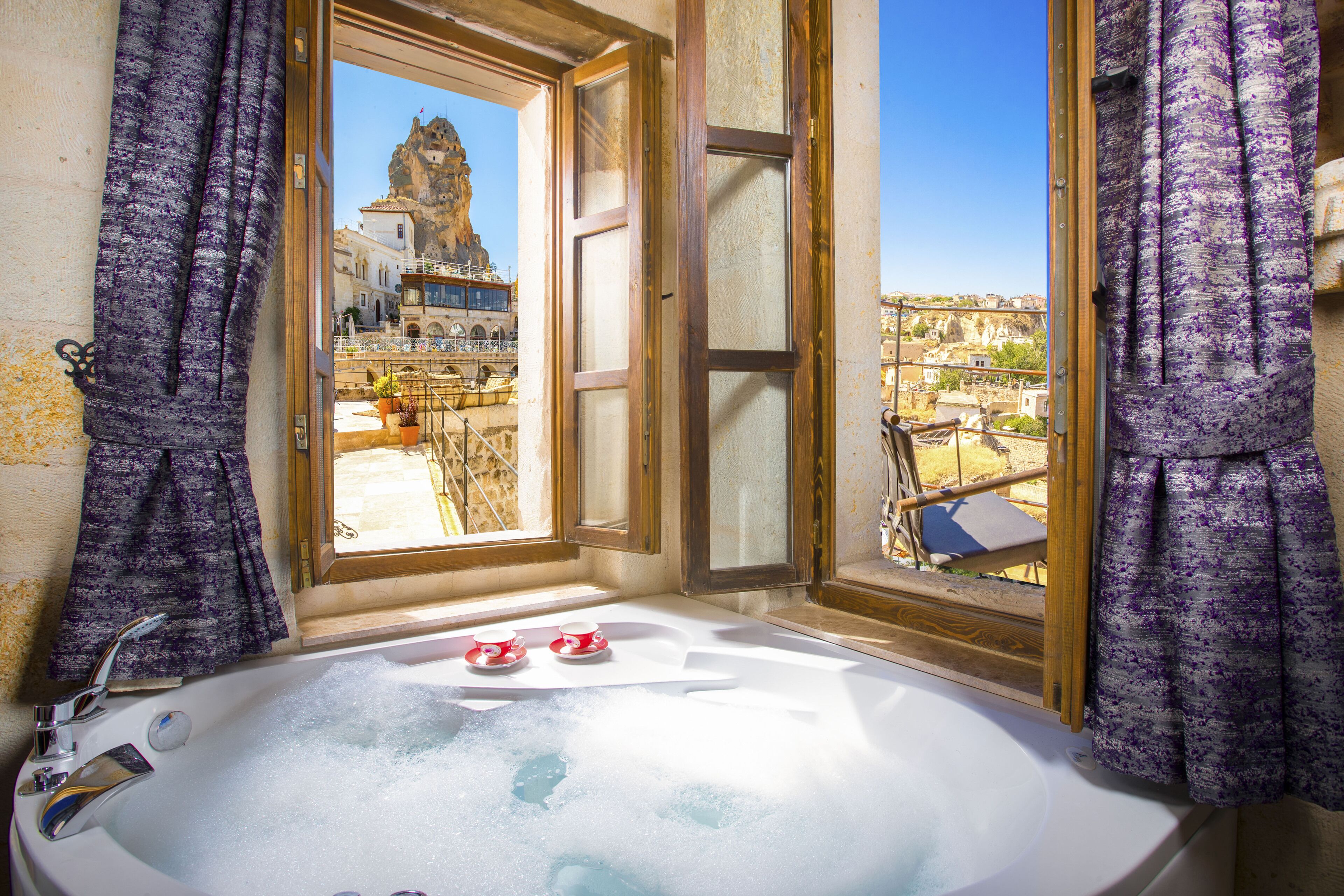 Jacuzzi Junior Suite | Vista do quarto