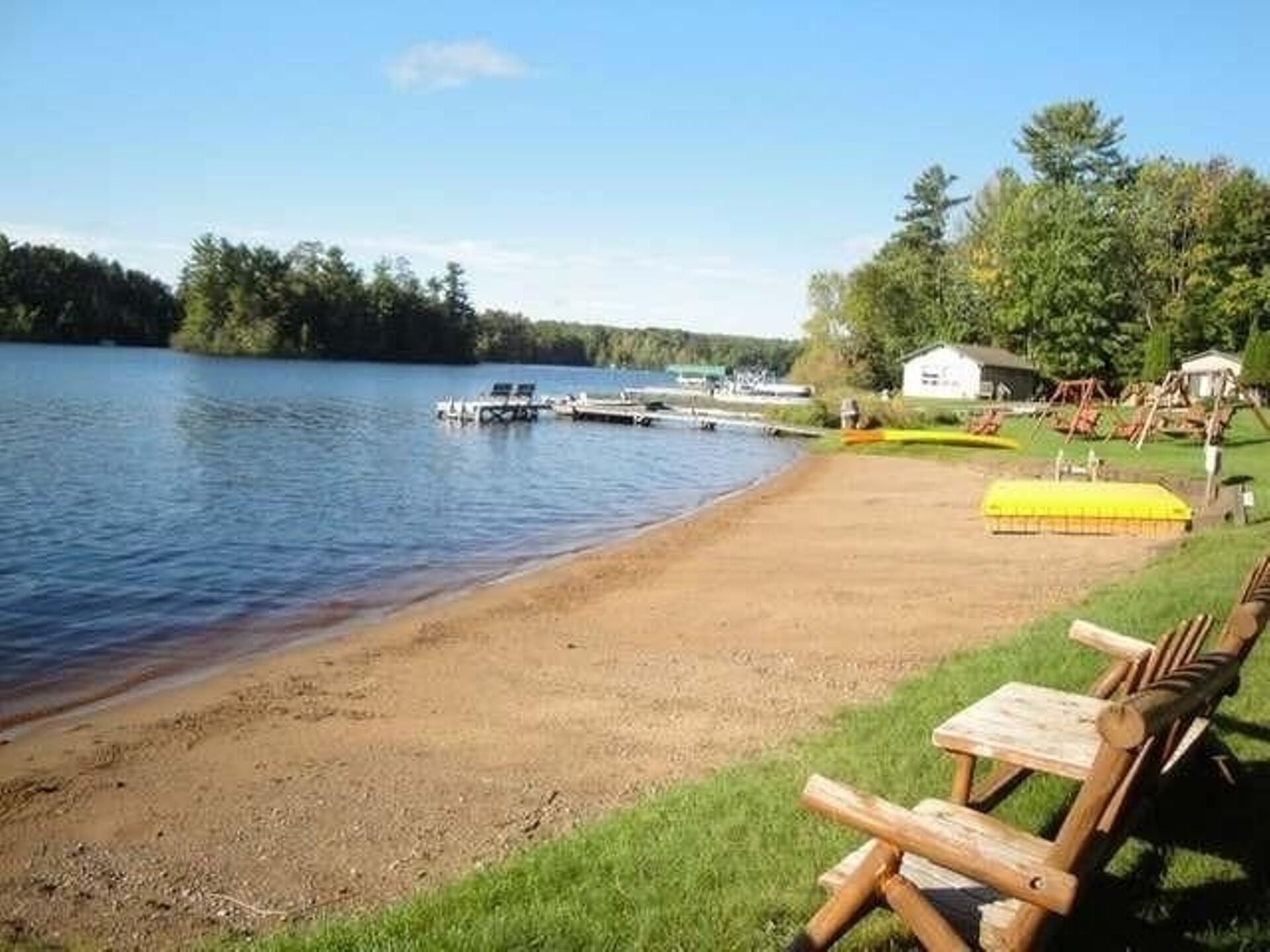 LAKEFRONT~ CutestCabin on LkThompson Rhinelander SWIM BOAT FISH & FUN ...