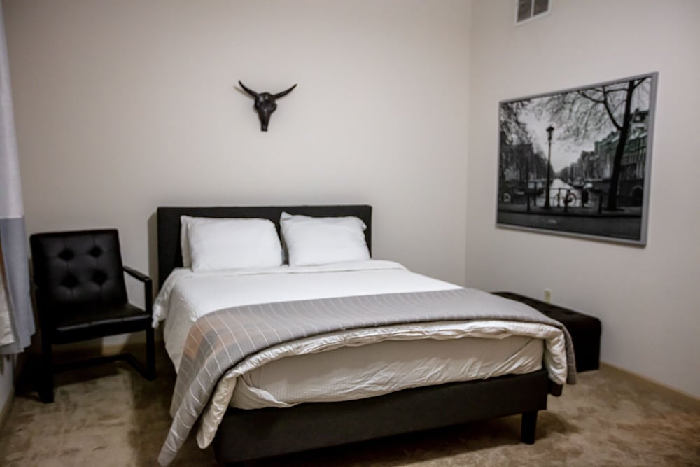 Rare Downtown Apartment +Free Parking +300mb Wifi - Columbus, OH