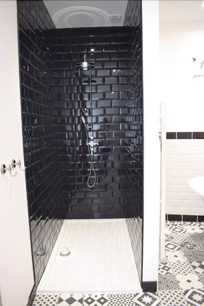 Quarto casal (Luther King) | Chuveiro