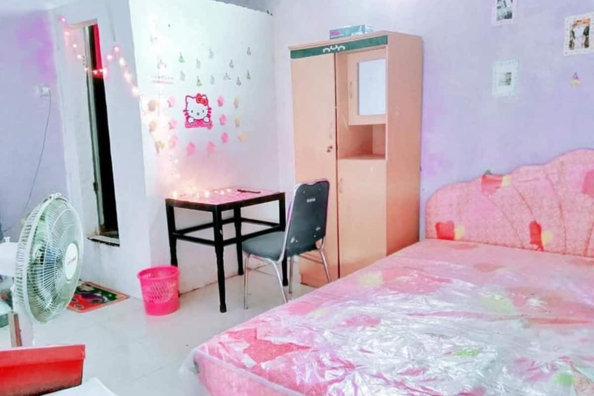 Quarto Duplo Standard | Secretária, Wi-fi grátis, roupa de cama fornecida