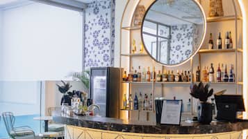 Bar à beira da piscina