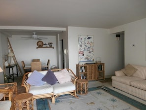Apartamento em Condomínio Fechado, 2 quartos | Sala