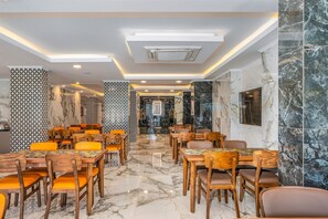 Pequeno-almoço tipo buffet diário incluído