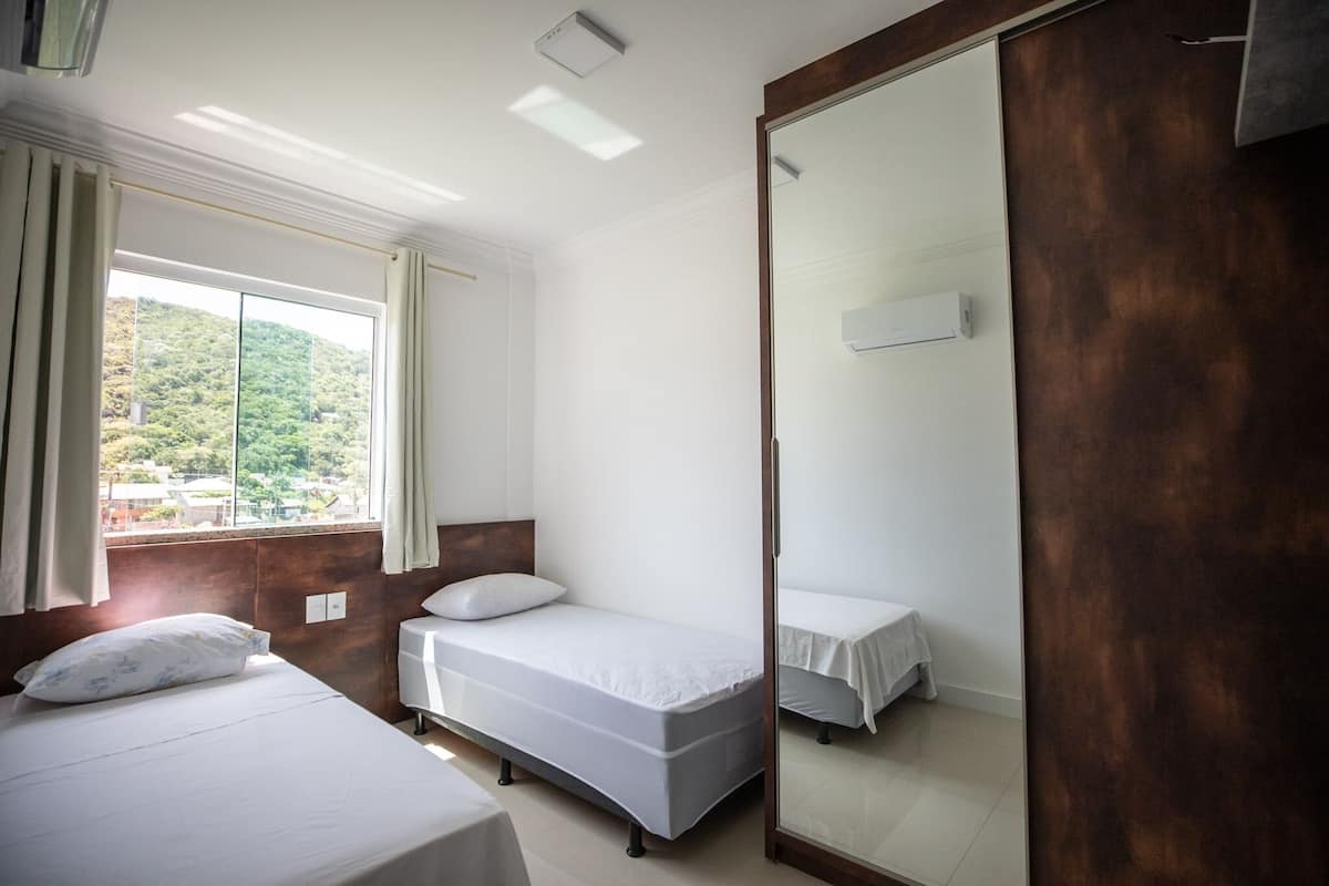 Apartamento conforto, 2 quartos (206D) | 2 quartos, espaço de trabalho para notebook