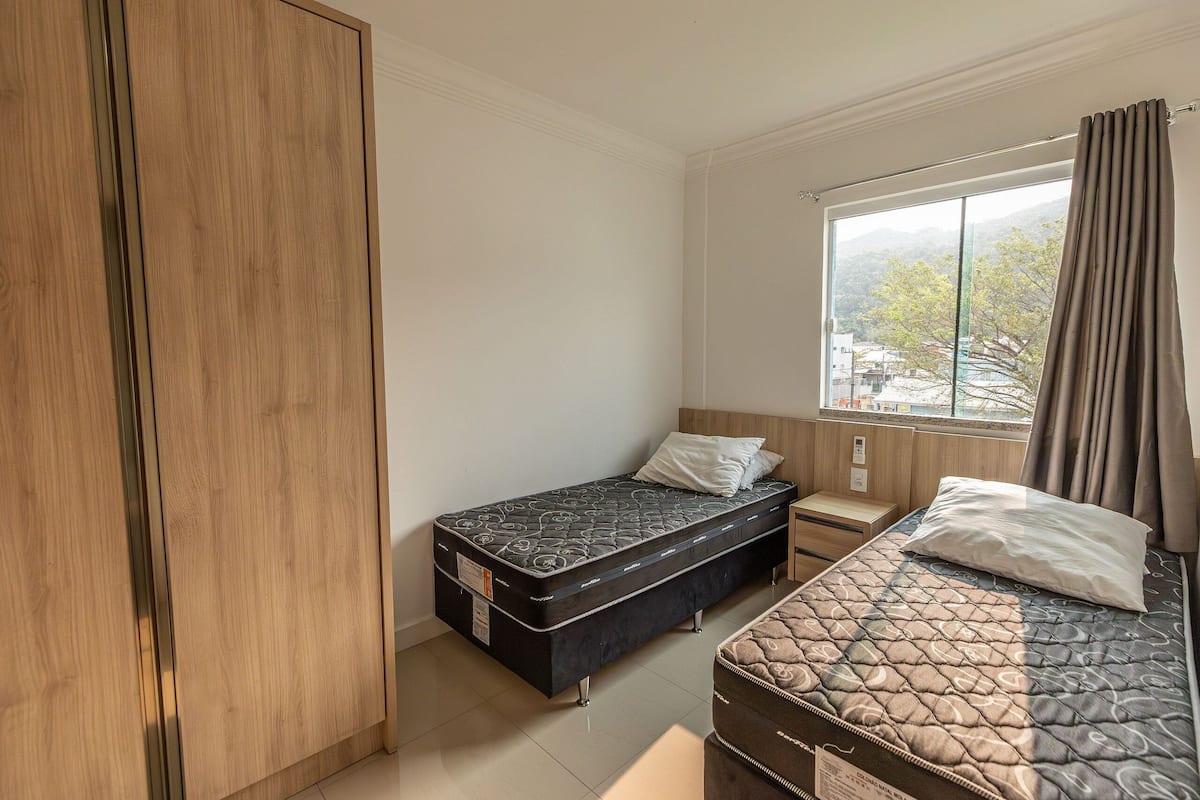 Apartamento básico | 2 quartos, espaço de trabalho para notebook