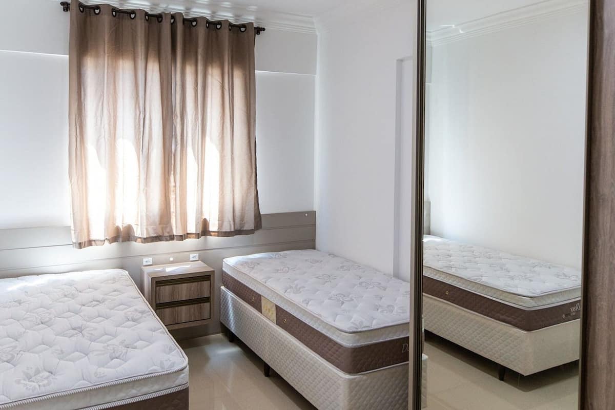 Apartamento conforto, 2 quartos (203B) | 2 quartos, espaço de trabalho para notebook