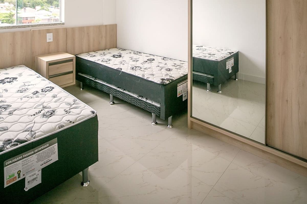 Apartamento conforto, 2 quartos (306E) | 2 quartos, espaço de trabalho para notebook